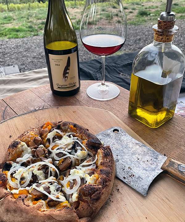 Passetoutgrain Pizza - Raptor Ridge Winery